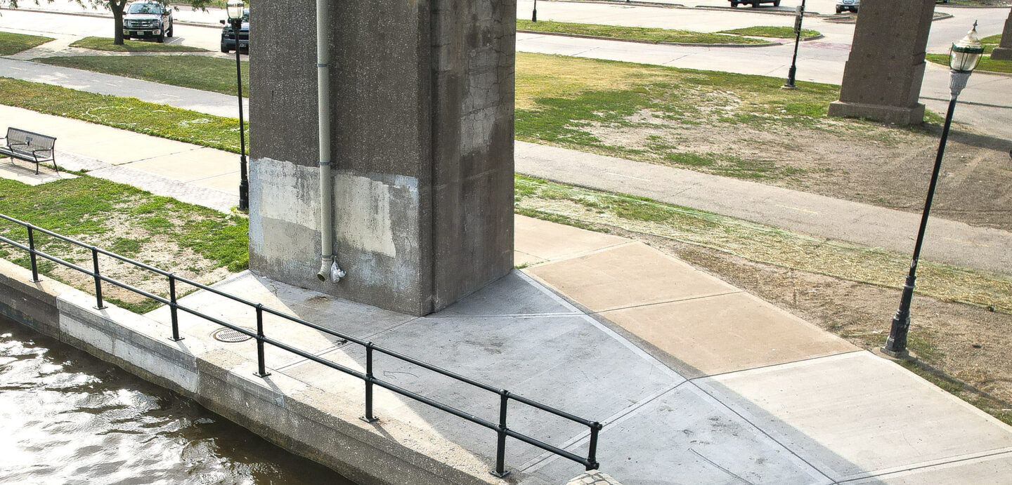 Centennial Bridge Repair: Davenport Seawall - McCarthy Improvement Company